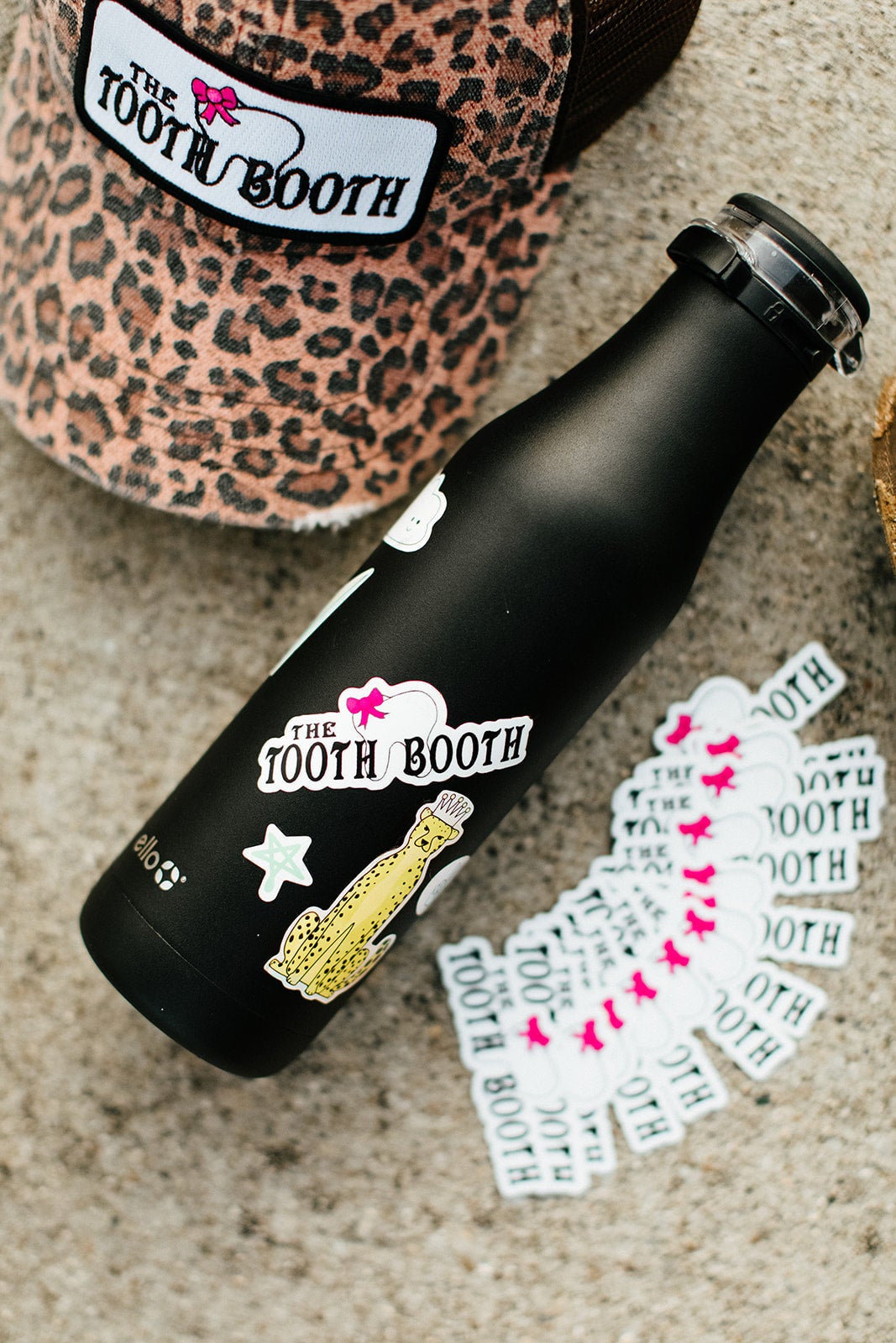 Logo Sticker | The Tooth Booth